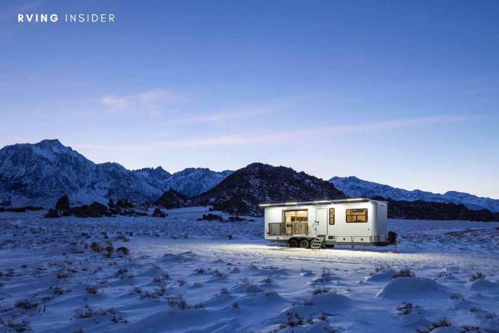 5 Best Extreme Cold Weather RV Campers [2025 List]